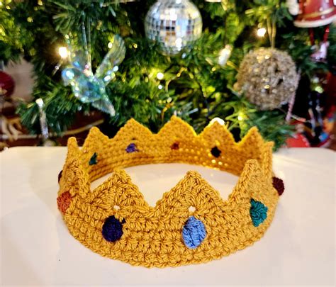 Ravelry Christmas Cracker Hat Crown Pattern By Tash Hag