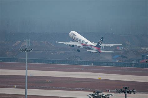 我国首个专业货运机场完成试飞 图片频道 人民网