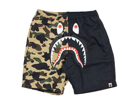 Bape Half 1st Camo Shark Beach Shorts Blackyellow ของแท้