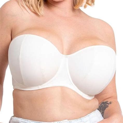 The 8 Best Strapless Bras For Large Bust According To Extensive