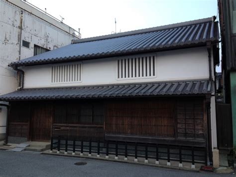 三尾家住宅主屋土蔵 和歌山市の文化財