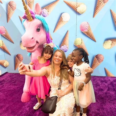 Gallery Unicorn World