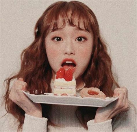 Korean K Pop Korean Girl Ucluelet Chuu Loona How High Are You