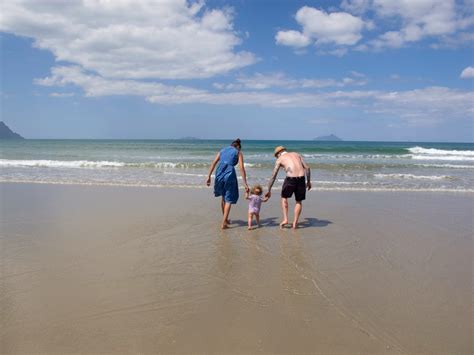 Dashfield Vintage Escape To Aroha Island