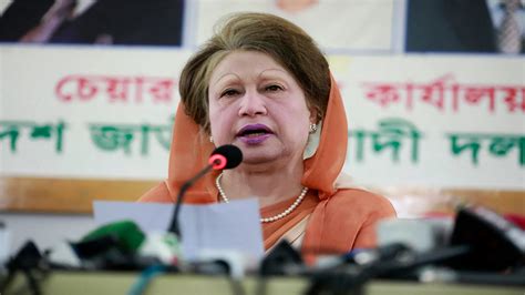 খালেদা জিয়ার সার্বিক অবস্থা বিবেচনায় মঙ্গলজনক চিকিৎসা পদ্ধতিই অনুসরণ