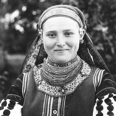 Pin By Bogna Gawrońska On Historical Clothing And Jewelry Folk Fashion