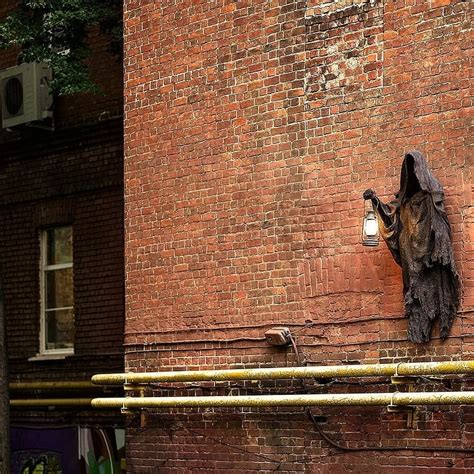 Дементор из «Гарри Поттера поселился во дворе на улице Рождественской в Нижнем