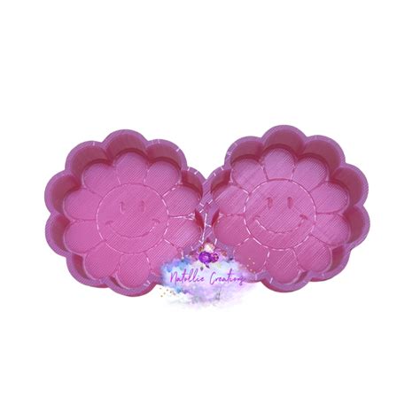 Smiley Retro Flower Vent Clip Freshie Silicone Mold Natolliecreations
