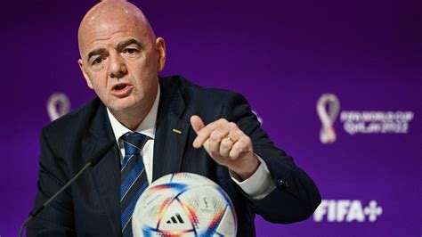 Coupe Du Monde 2022 Cinq Choses à Savoir Sur Gianni Infantino Le