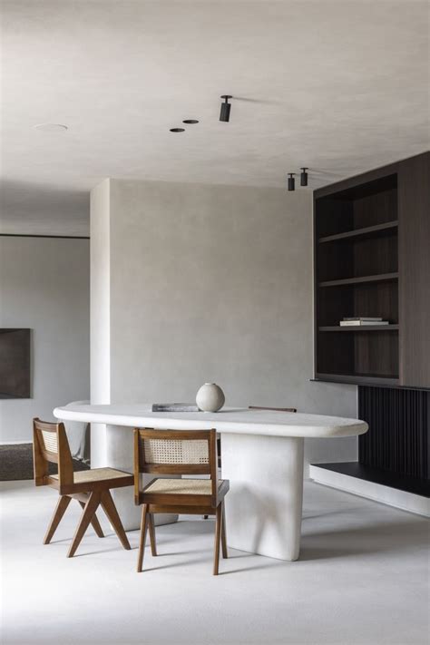 Jdb Showroom Showroom Library Bookshelves Reading Table