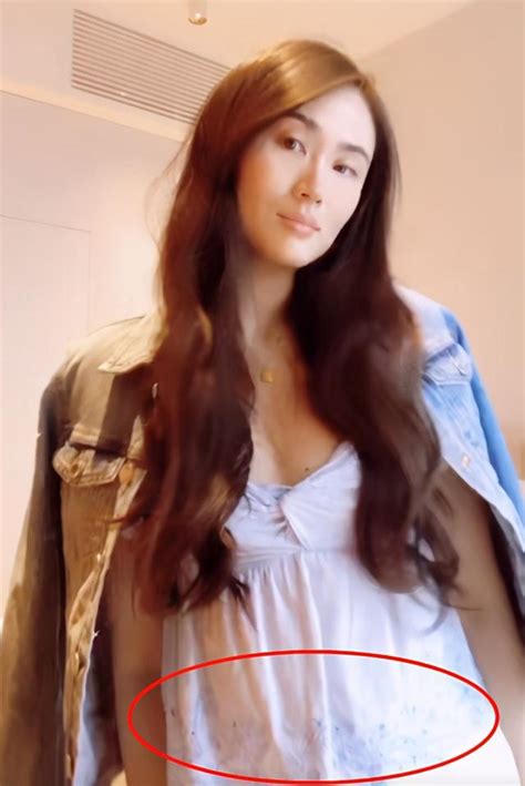李小鵬外籍嬌妻被疑懷三胎，近照腹部隆起明顯，衣著寬鬆似有孕味 每日頭條