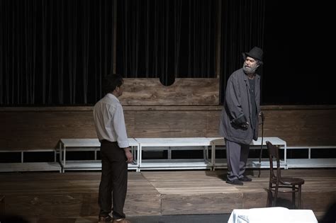 تئاتر بیگانه اثر مسعود دلخواه Language Creative Commons