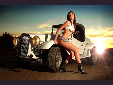 Carros E Lindas Gatas