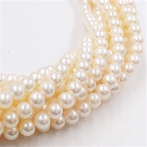 40 45mm Perfect Round Very Good Quality Round White Cultured Akoya