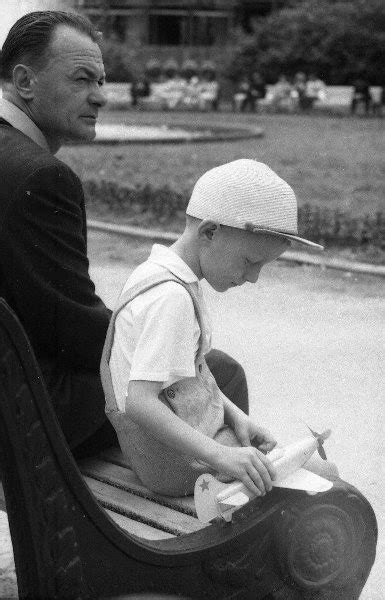 Фото Дед и внук 1967 1969 История России в фотографиях