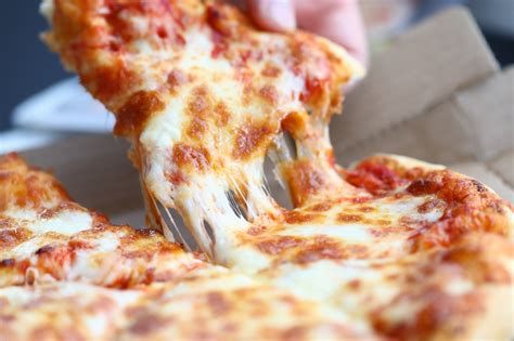 Gen Z Ers Trade Turkeys For Pizzas This Thanksgiving As Prices Surge
