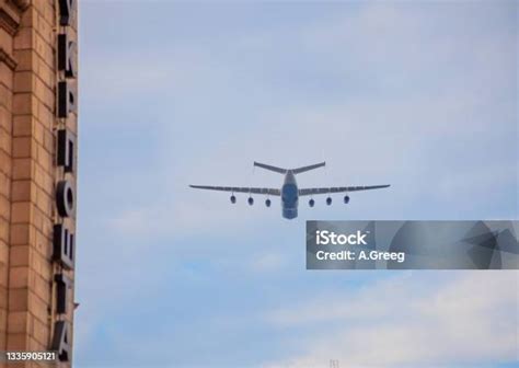 비행기 안토노프 225 An225 Mriya 비행 공항에서 이륙 세계에서 가장 큰 비행기 Ur82060 가장 큰 항공기가
