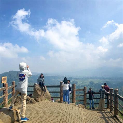Lokasi Dan Harga Tiket Masuk Tebing Keraton Bandung Januari Wisata Milenial
