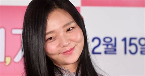 사진 이솜 수줍은 미소