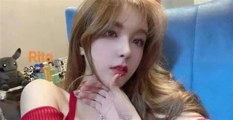 “lpl女解说圣诞cos图”火了，余霜希然分不清楚，rita再度夺冠腾讯新闻