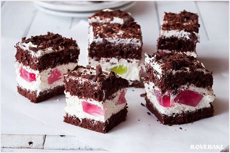 Ciasto czekoladowe przekładane kremem z mascarpone i galaretką przepis ILoveBake pl Cibo