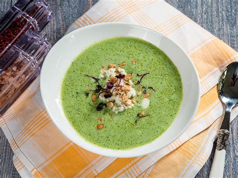 Creamy Spinach And Cucumber Soup