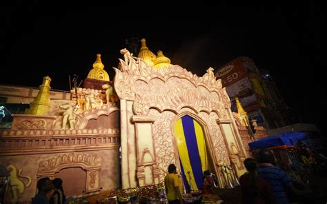 Durga Puja Pandal पटना के खूबसूरत पंडाल और मां के दर्शन के लिए उमड़ी