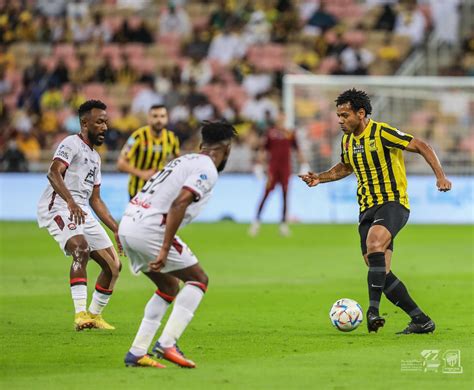 جريدة الرياض الاتحاد يسقط في فخ التعادل السلبي مع الرائد