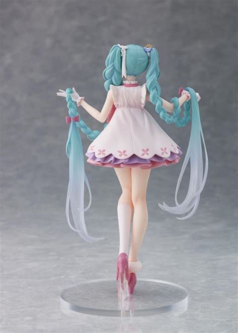 Taito Hatsune Miku Wonderland Rapunzel Figure Hobbyco