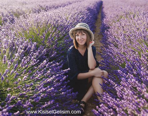 Mor Renk Ve Anlamı Mor Rengi Ve Renklerin Psikolojisi