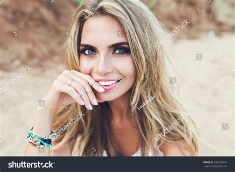 Sea Blue Eyes 158229 รายการ ภาพ ภาพสต็อกและเวกเตอร์ Shutterstock