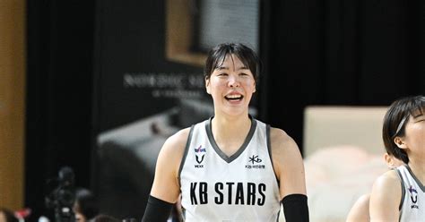 Kb 박지수 삼성생명 배혜윤 동반 트리플 더블 Kb 삼성생명 고전 끝 승리 20승 선착