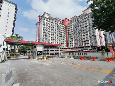 Affordable Master Room Near Bukit Jalil Lrt Tpm Imu Roomsos