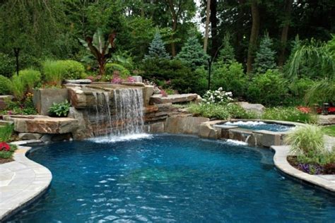 Piscine De Luxe Avec Cascade Vacances Arts Guides Voyages