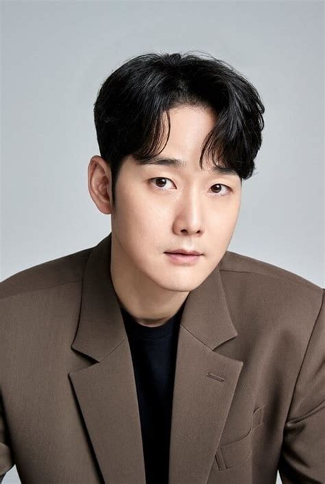 배우 임강성 스타잇엔터 새 둥지허재·이상민·한수연 등 한 식구 전자신문