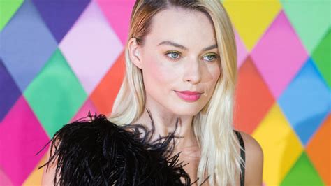‘been Pushing For That For Years Margot Robbie Wants Gay Romance