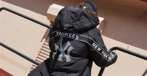 Mlb 메가로고 롱패딩 선판매 이벤트 진행서프라이즈 할인 혜택과 사은품 증정