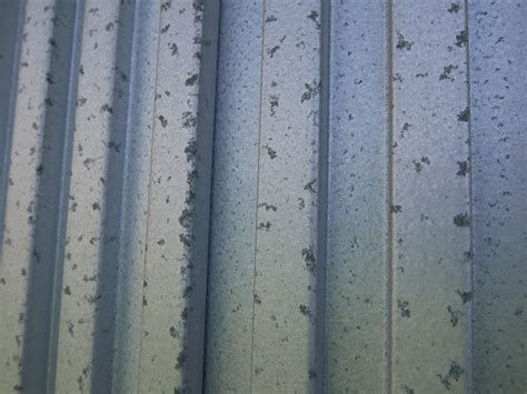 築15年のガルバリム鋼板の腐食黒く変色と耐久性について ADIA投資庁