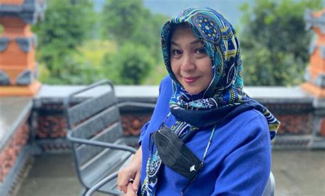 Profil Dina Mariana Penyanyi Senior Ibunda Ezra Eks Hivi Yang