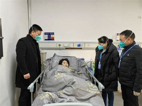 泪目！温州一护士累倒在岗位腾讯新闻