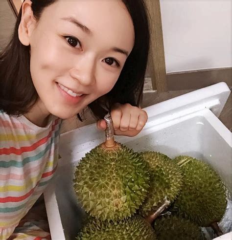 香港女星連生兩胎父不詳！未婚先孕男友被綠，又曬二胎兒子丈夫不露面 每日頭條