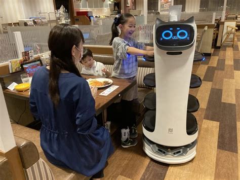 ネコ型配膳ロボット、導入時の苦労のすえにつかんだ「客と従業員のホントの評価」 日刊spa Gree ニュース