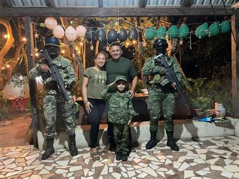 Ni O Festej Cumplea Os Con Tem Tica Del Ej Rcito Y Presuntos Miembros De La Sedena Lo