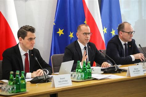 Szczerba o aferze wizowej Kamiński Kaczyński Morawiecki Rau dokładnie wiedzieli że trwa
