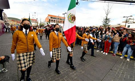 Participan más de 2 mil estudiantes en desfile del 16 de septiembre