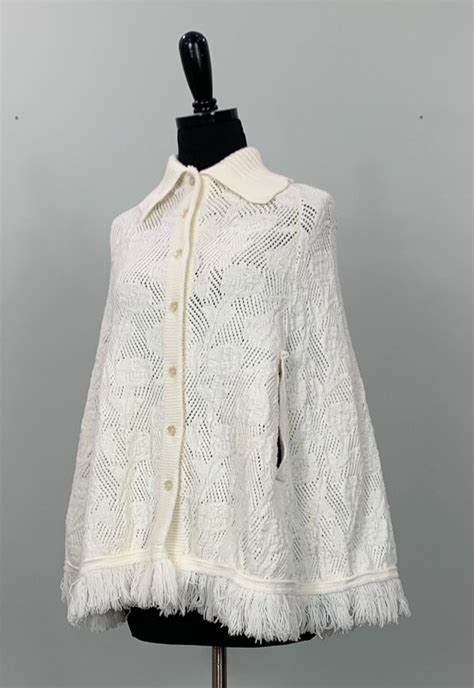 White Fringed Collared Poncho Size Xssmall 70s W Gem