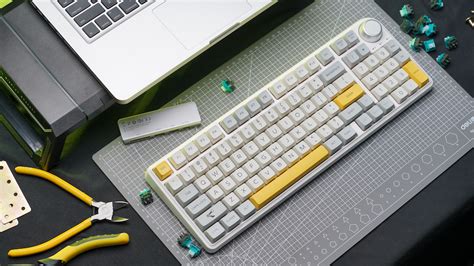 嘖嘖 | 【 Epomaker TH96｜客製化 RGB 機械鍵盤 】QMK/VIA 支援，輕量級發燒入門一把就夠。