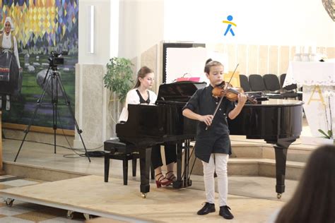 Foto Antonio Šarić Održao Solistički Koncert U Crkvi Svetog Franje Asiškog U Čapljini Đaka