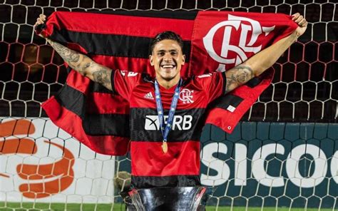 Pedro Do Flamengo Tem Carro De Luxo Roubado Em Assalto No Rio