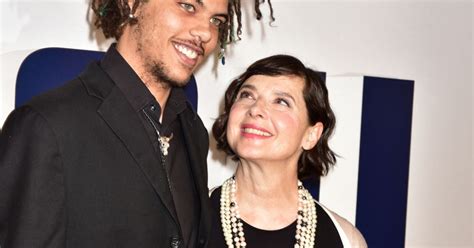 Isabella Rossellini Et Son Fils Adoptif Roberto Rossellini Première